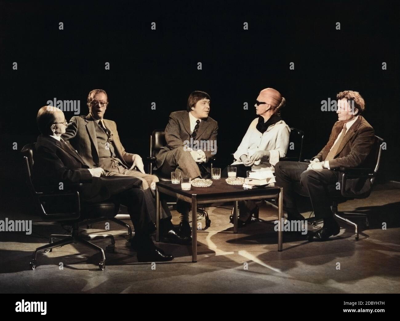 Gesprächsrunde mit (v. l.) Felix von Eckardt, General der Luftwaffe ...