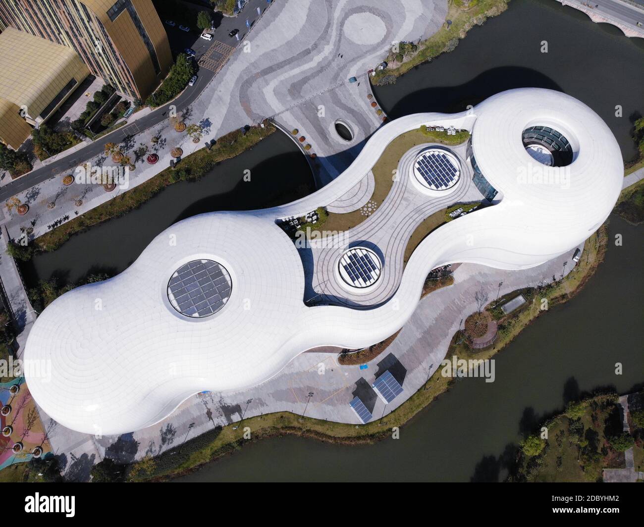 Hangzhou, Hangzhou, China. 18th Nov, 2020. Zhejiang, CHINA-The China ...