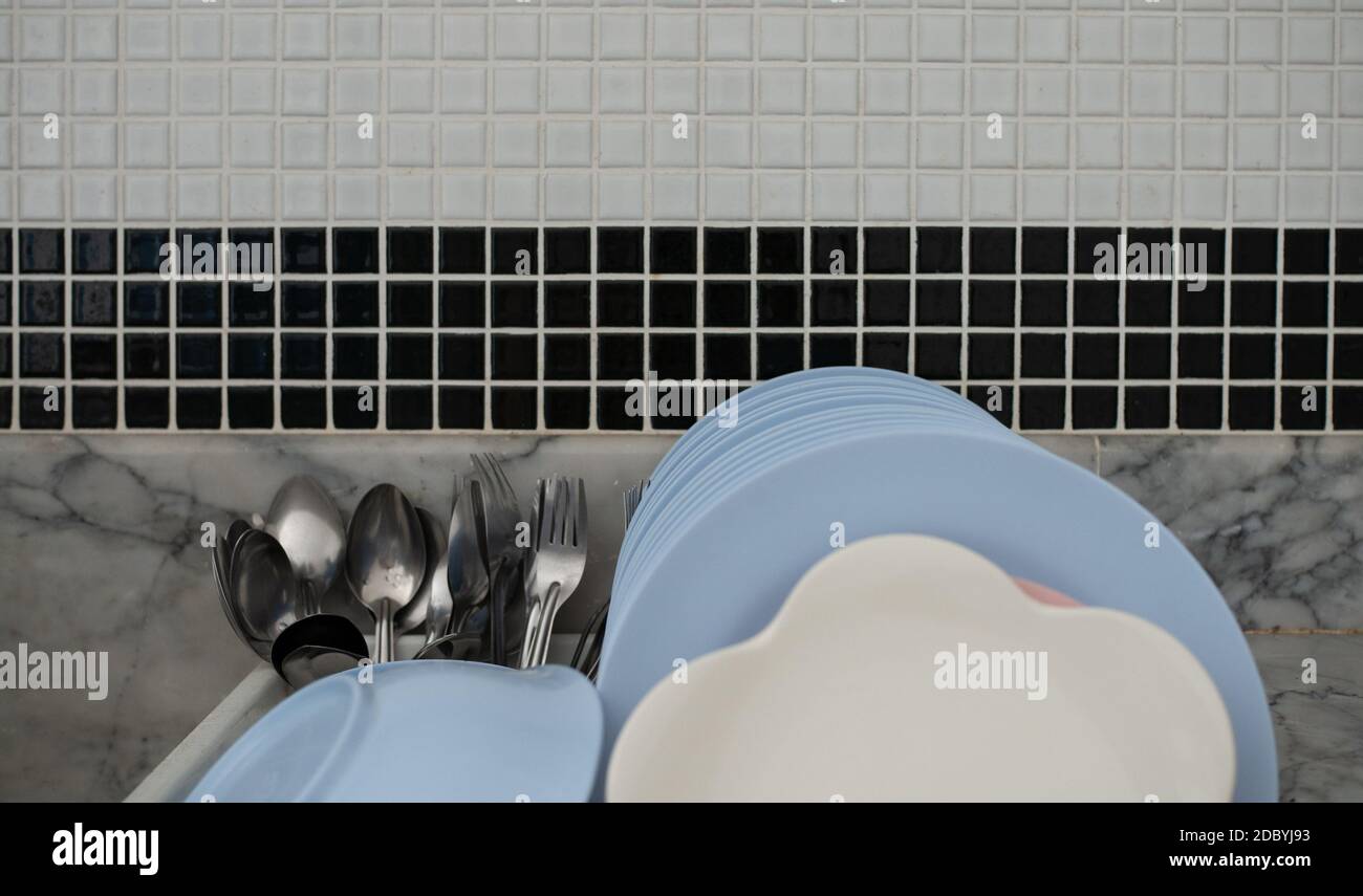 Cabinet drying rack hi-res stock photography and images - Alamy