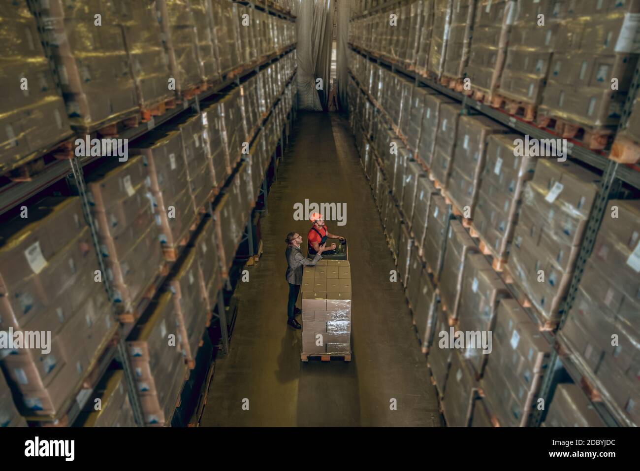 Store aisle top view hi-res stock photography and images - Alamy