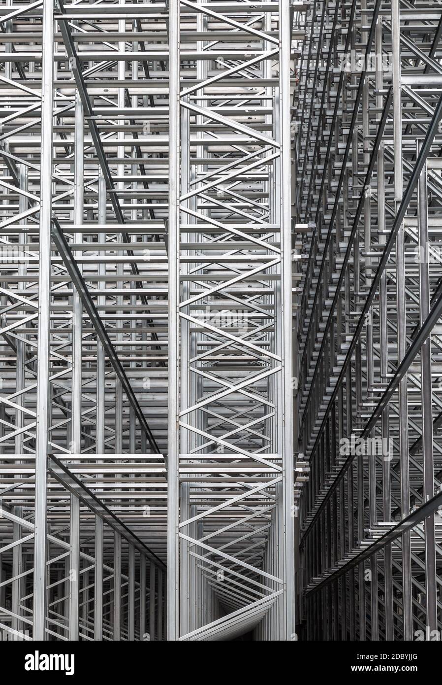 Steel structure of a high rack warehouse Stock Photo - Alamy