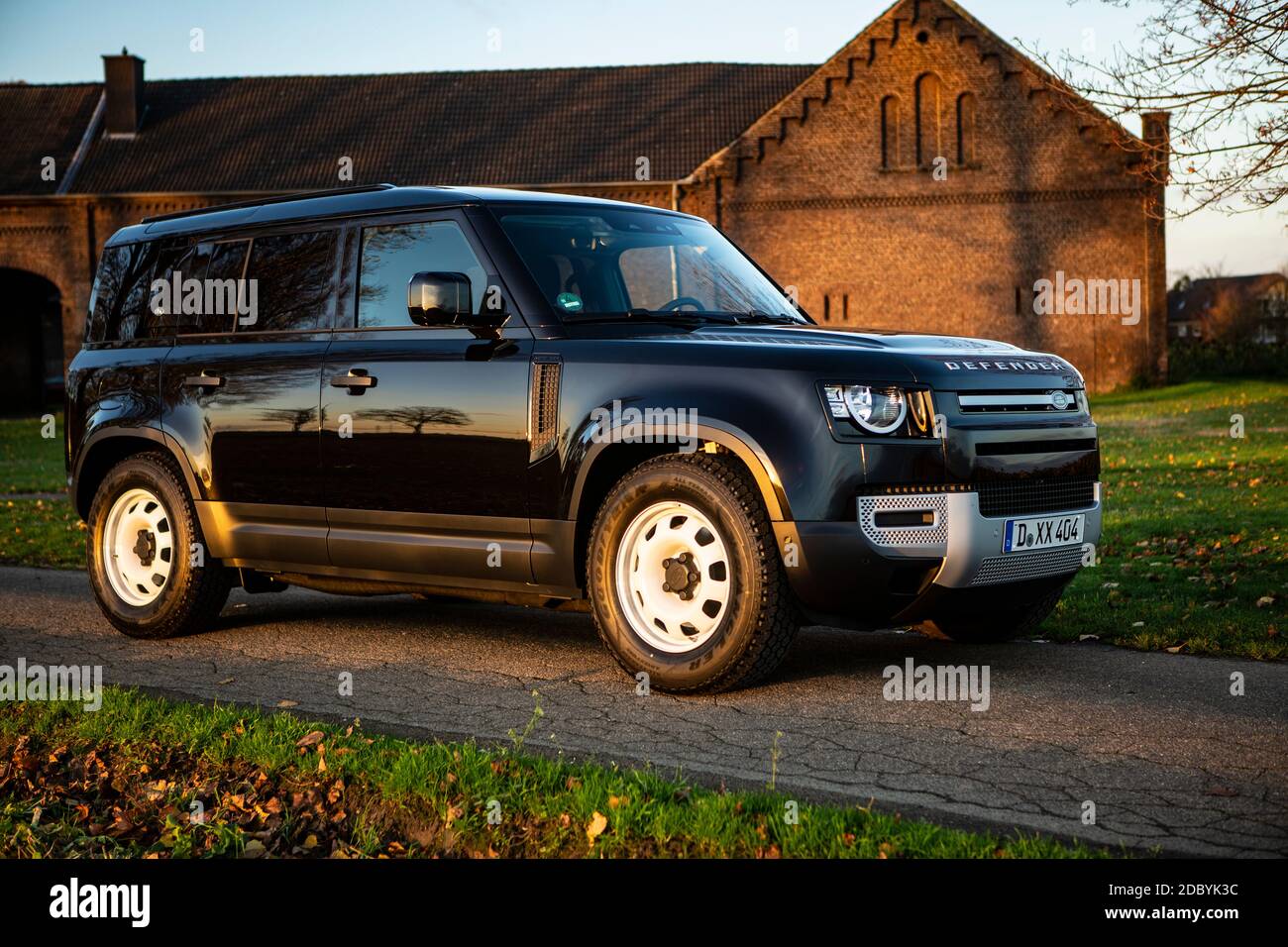 Der neue Land Rover Defender D200 Baujahr 2020. Ausführung 110 mit 4 ...