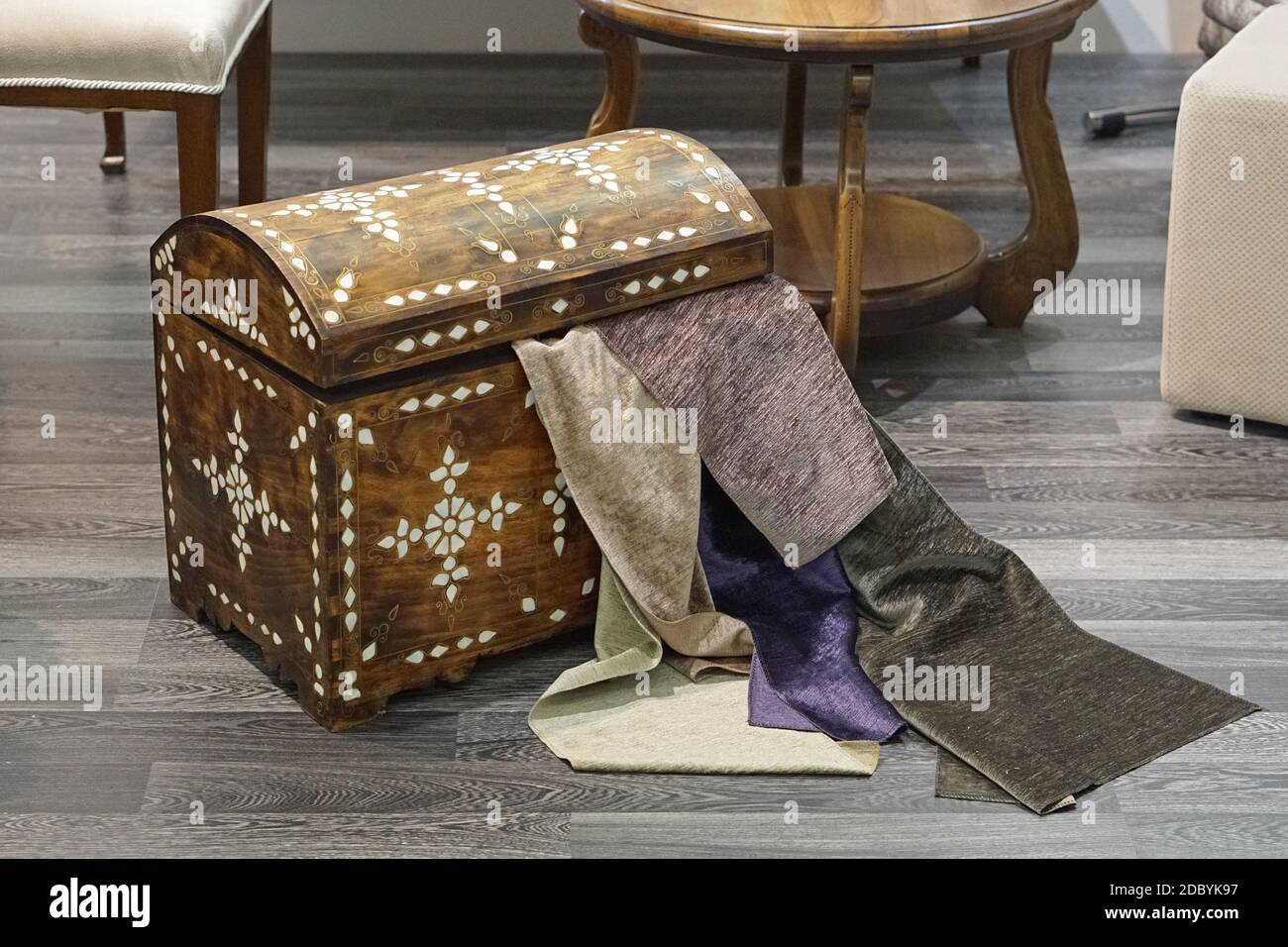 Linen chest hi-res stock photography and images - Alamy