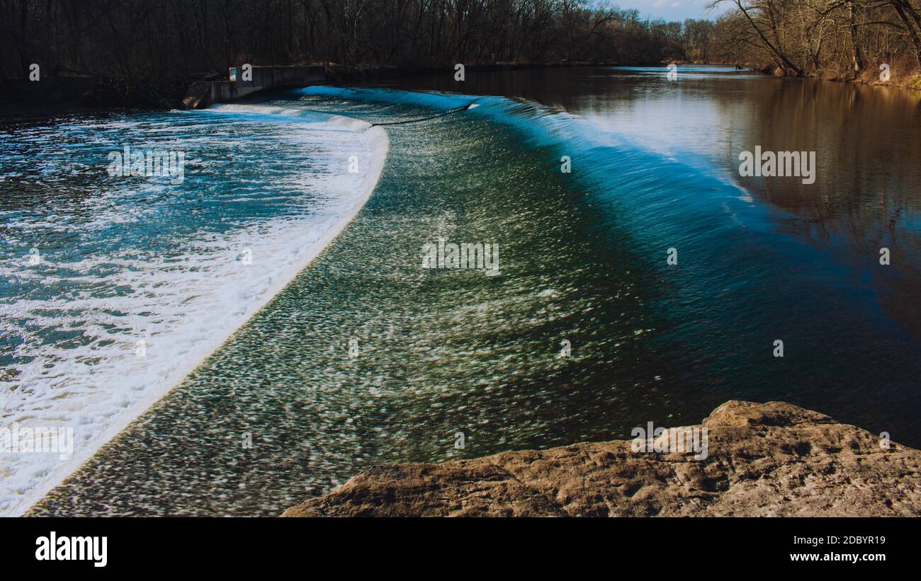 Man made dam hi-res stock photography and images - Alamy