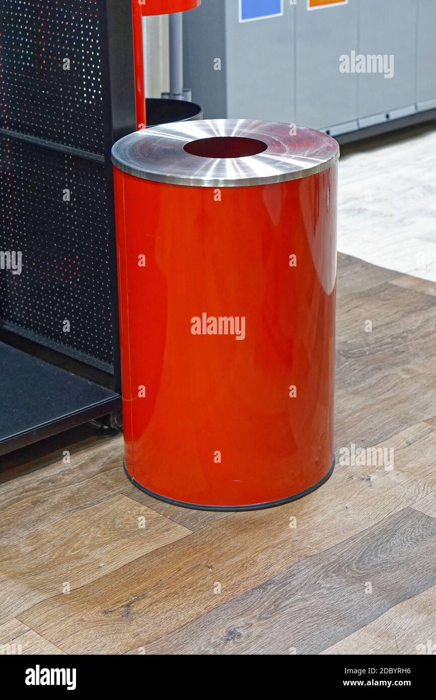 Modern recycle bin in office hi-res stock photography and images - Alamy