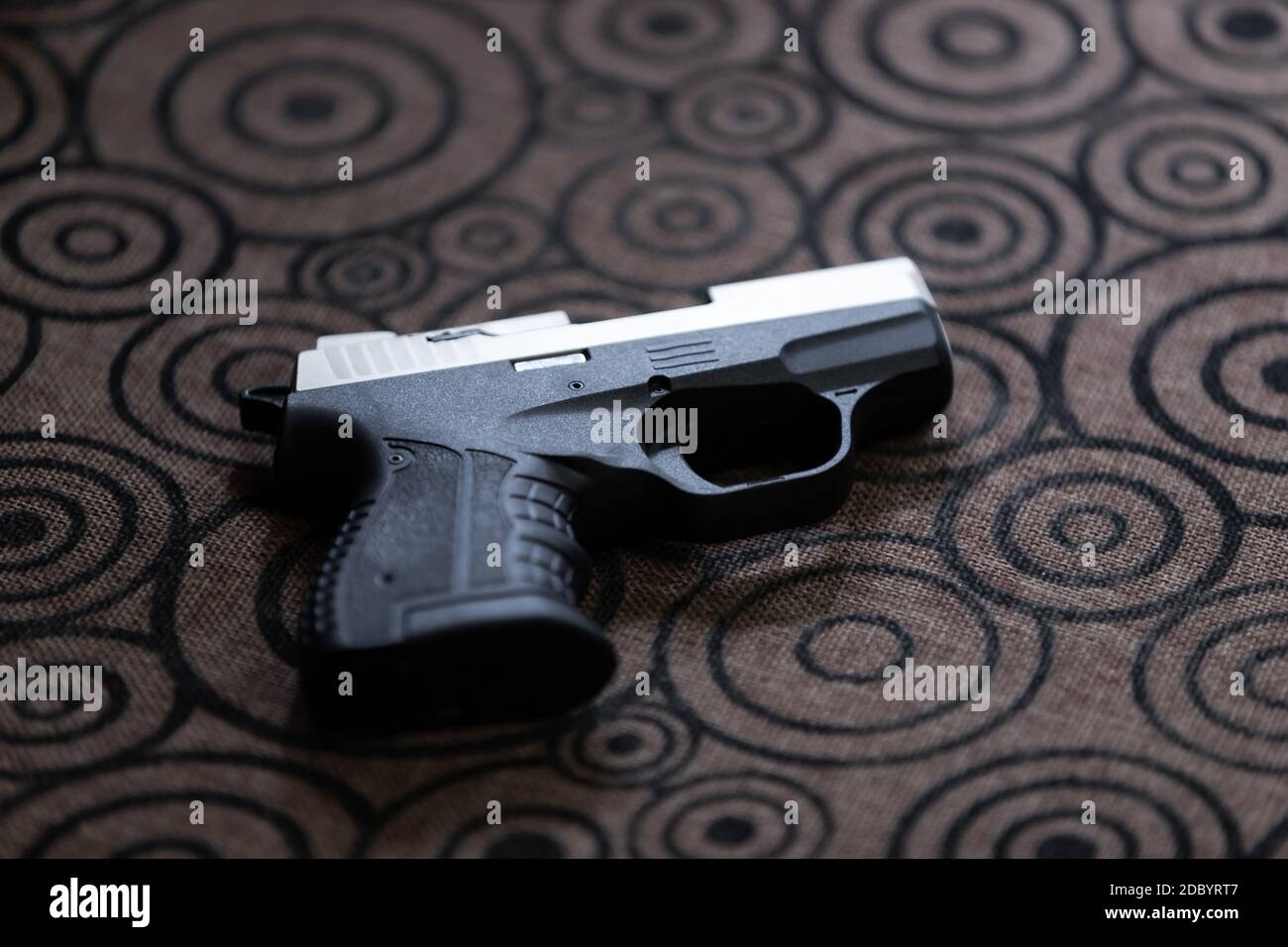 Blank gun hi-res stock photography and images - Alamy