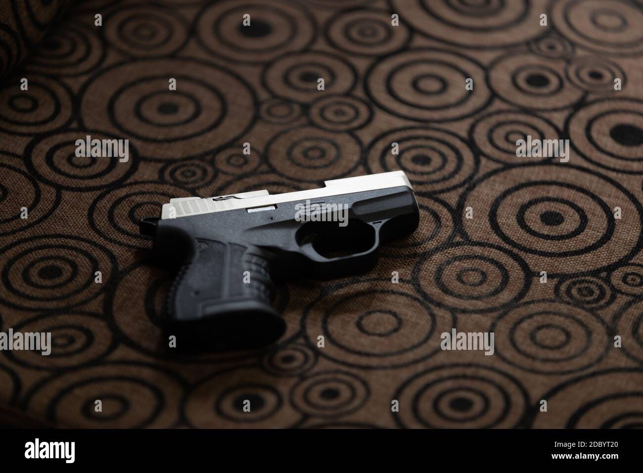Blank gun hi-res stock photography and images - Alamy