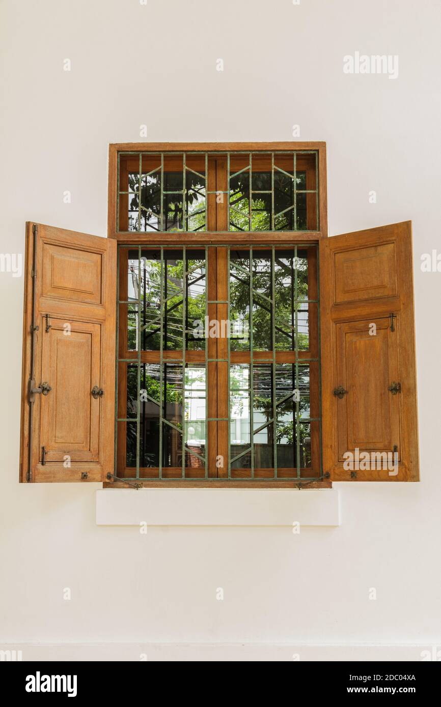 old wooden window, exterior Stock Photo - Alamy