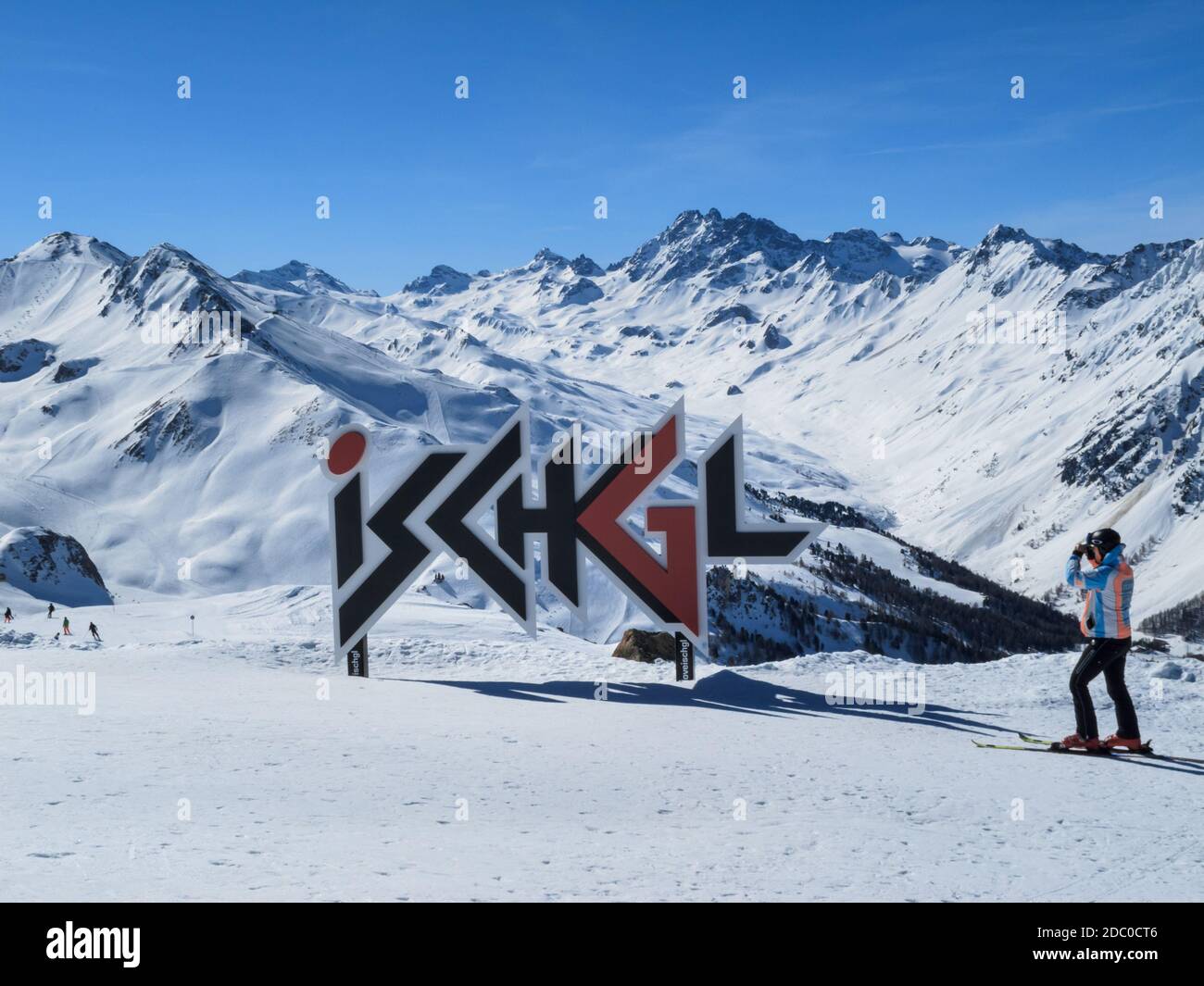 Skier logo hi-res stock photography and images - Alamy