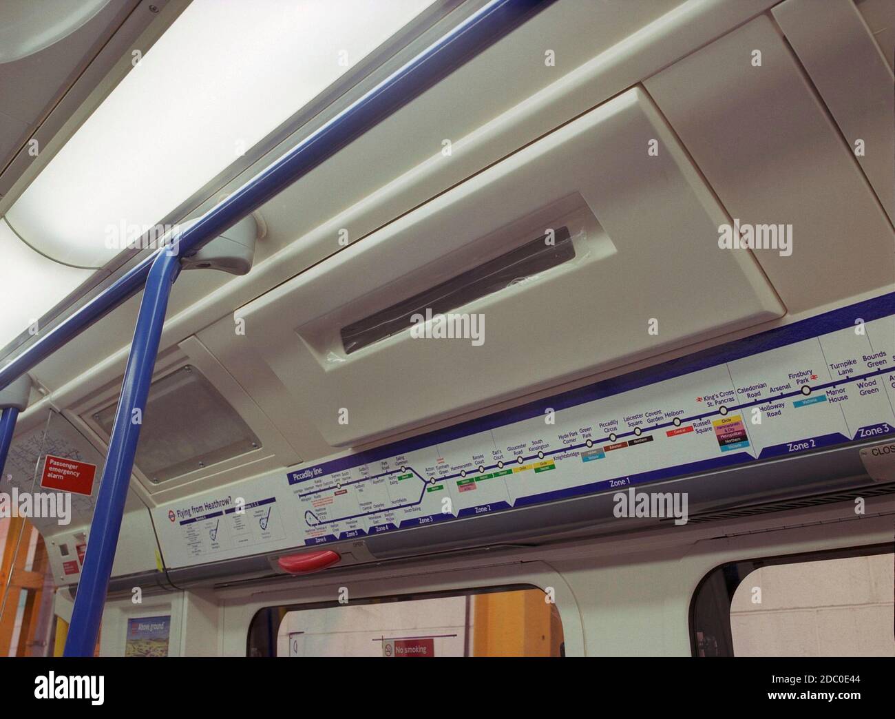 London underground 1990s hi-res stock photography and images - Alamy