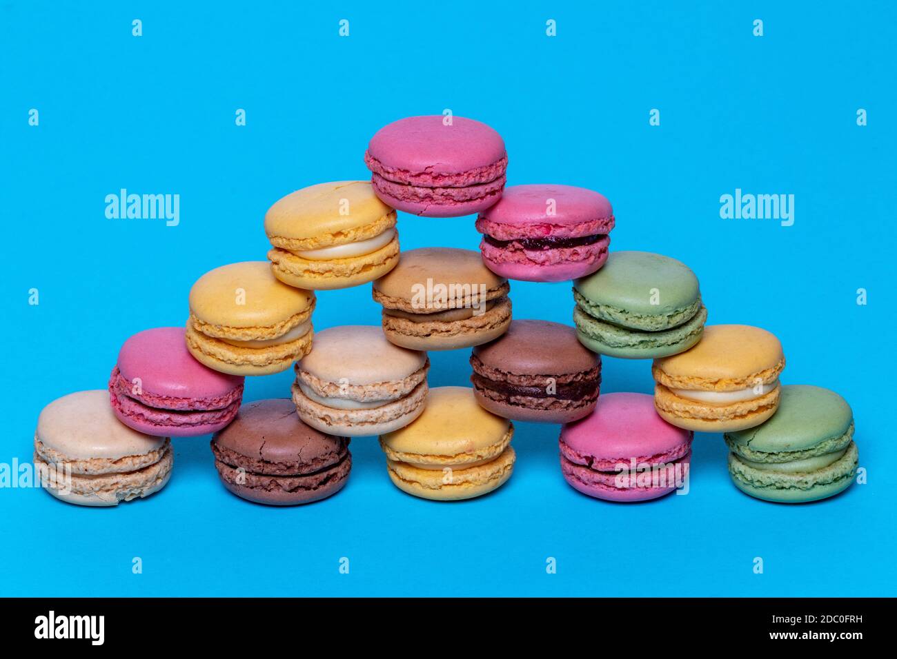 Cupcake pyramid hi-res stock photography and images - Alamy
