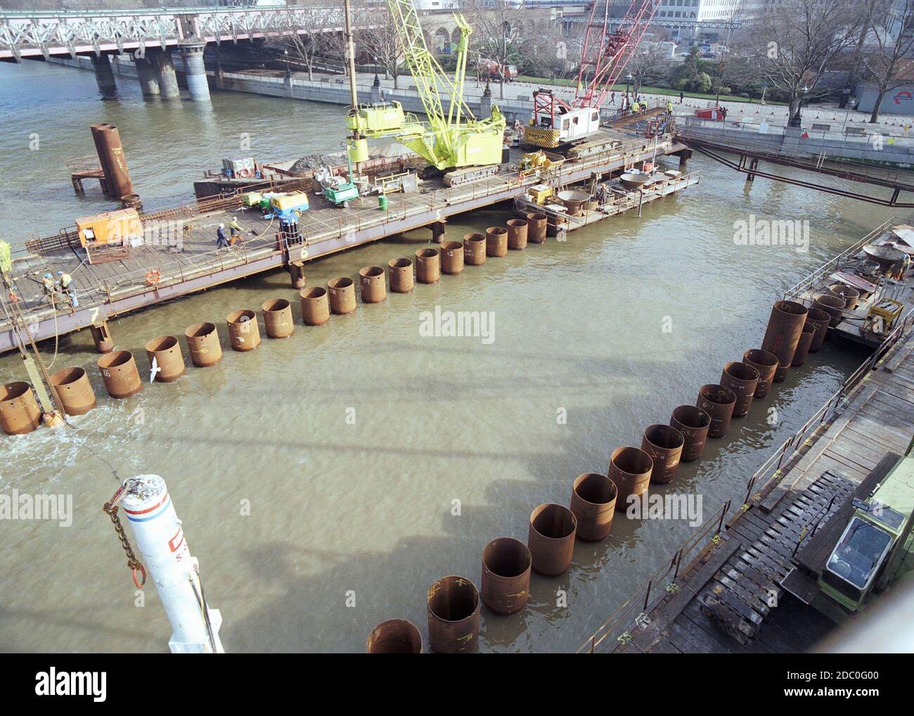 Construction works at hungerford bridge hi-res stock photography and ...