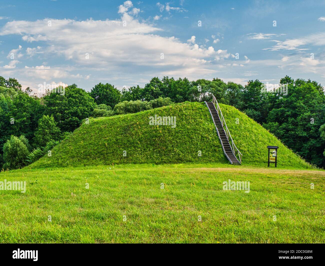 Burial mound panorama hi-res stock photography and images - Alamy