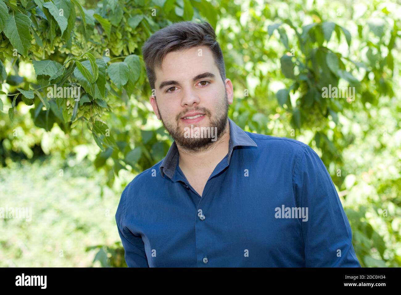 happy young casual man outdoor portrait Stock Photo - Alamy happy young casual man outdoor portrait Stock Photo - Alamy