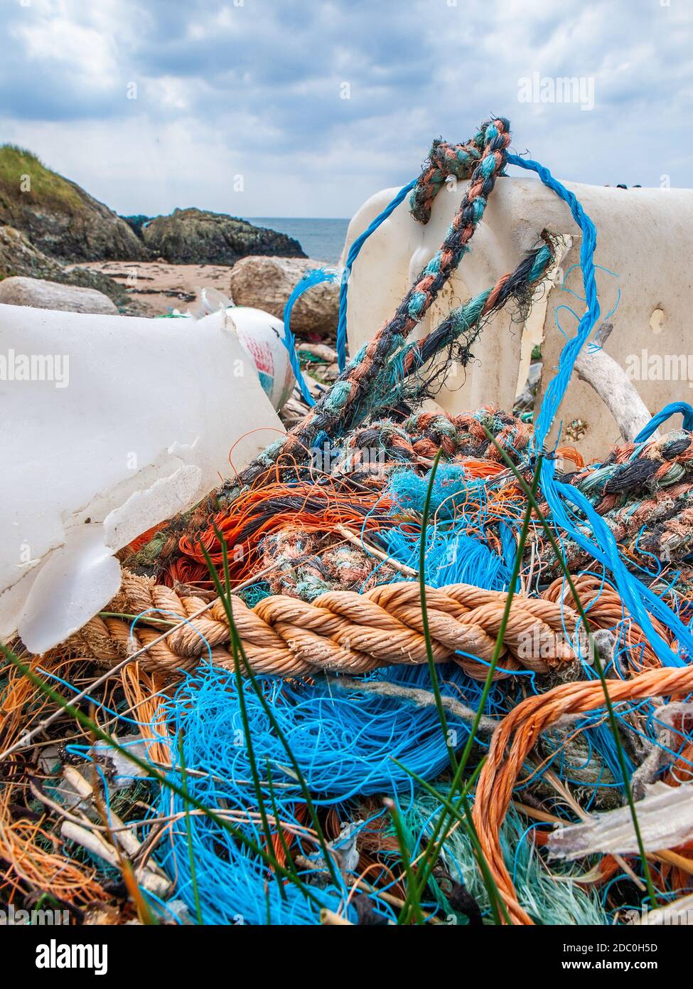 Waste on a beach hi-res stock photography and images - Alamy
