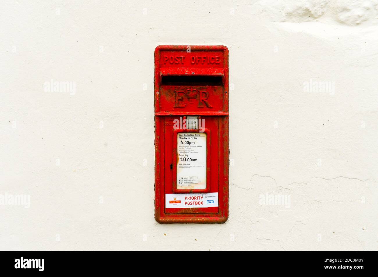 Post Office Post Box on the side of the Black Bul pub in Pickering ...