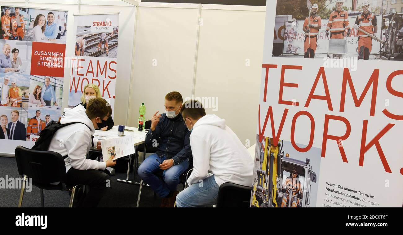 Strabag logo hi-res stock photography and images - Alamy