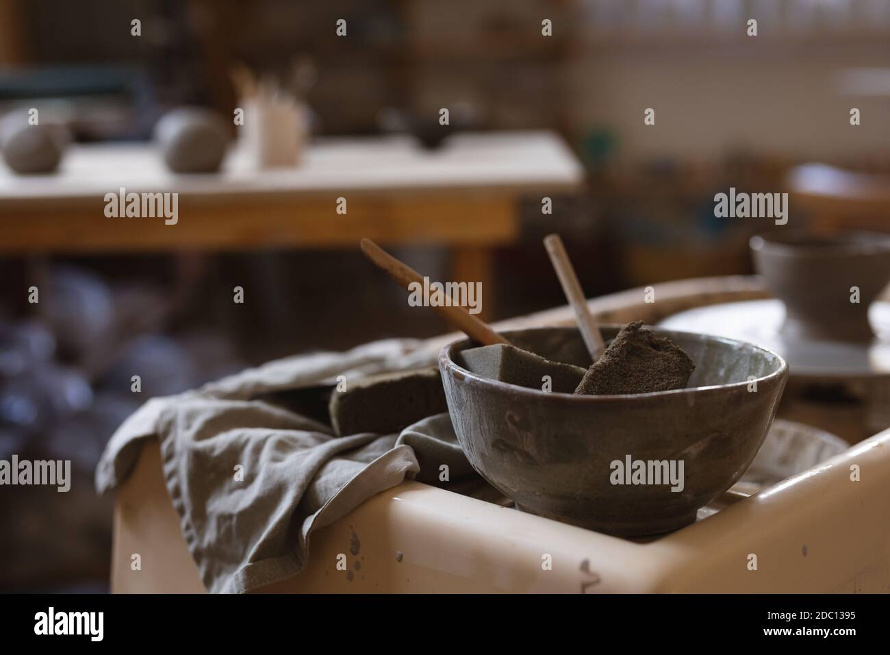 Pottery table hi-res stock photography and images - Alamy