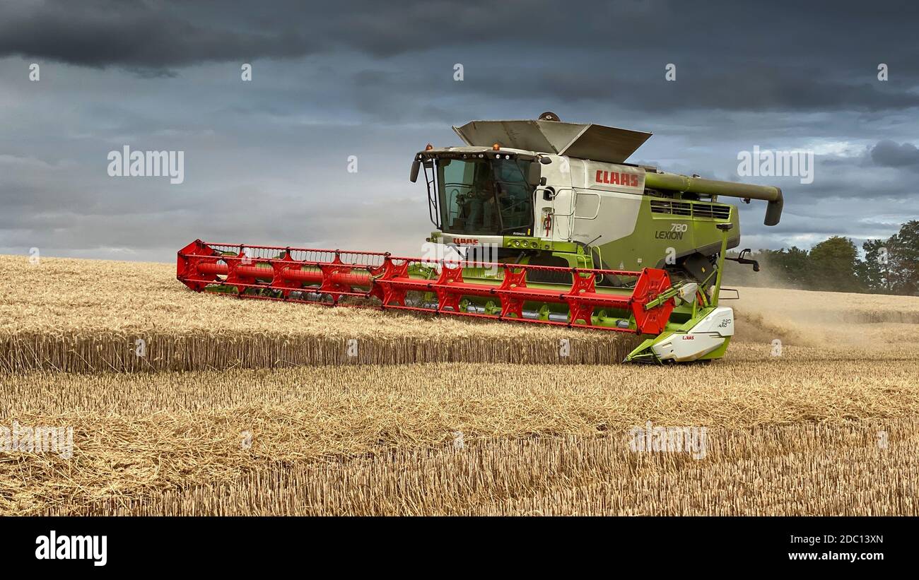 Corn farming rain cloud uk hi-res stock photography and images - Alamy