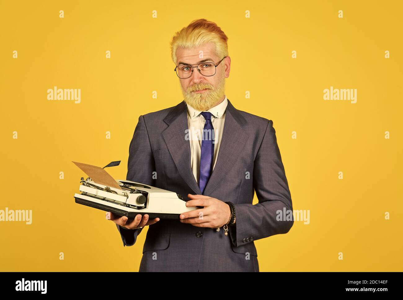 Used goods store. Salesman vintage objects. Connoisseur of vintage ...