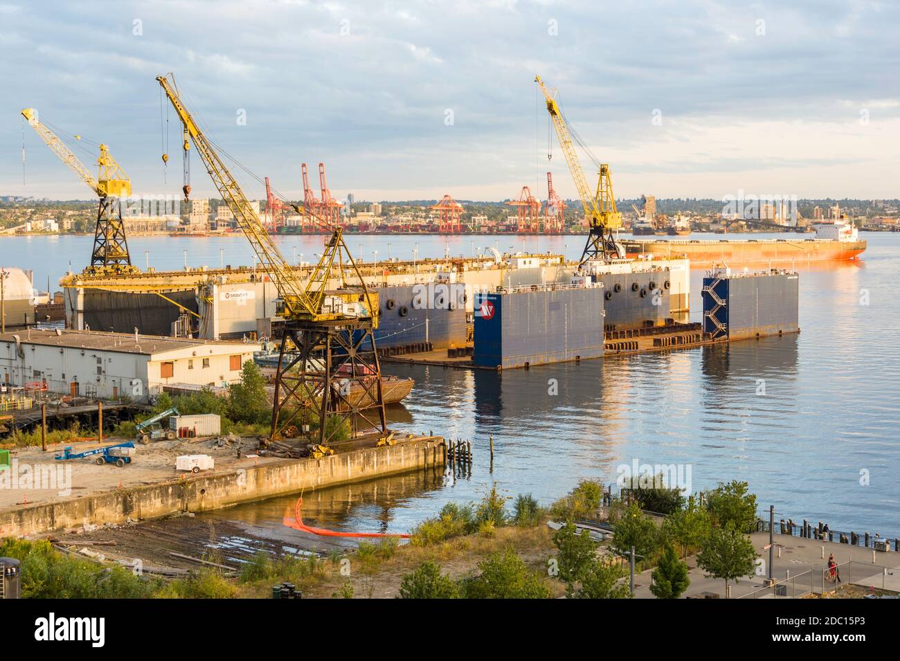 Floating drydock hi-res stock photography and images - Alamy