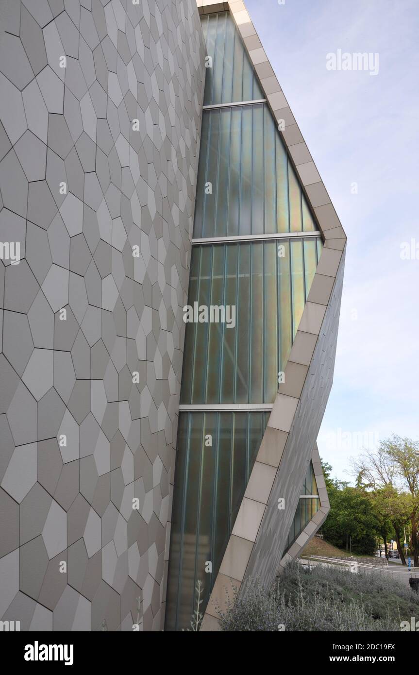 Modern sport hall hi-res stock photography and images - Alamy