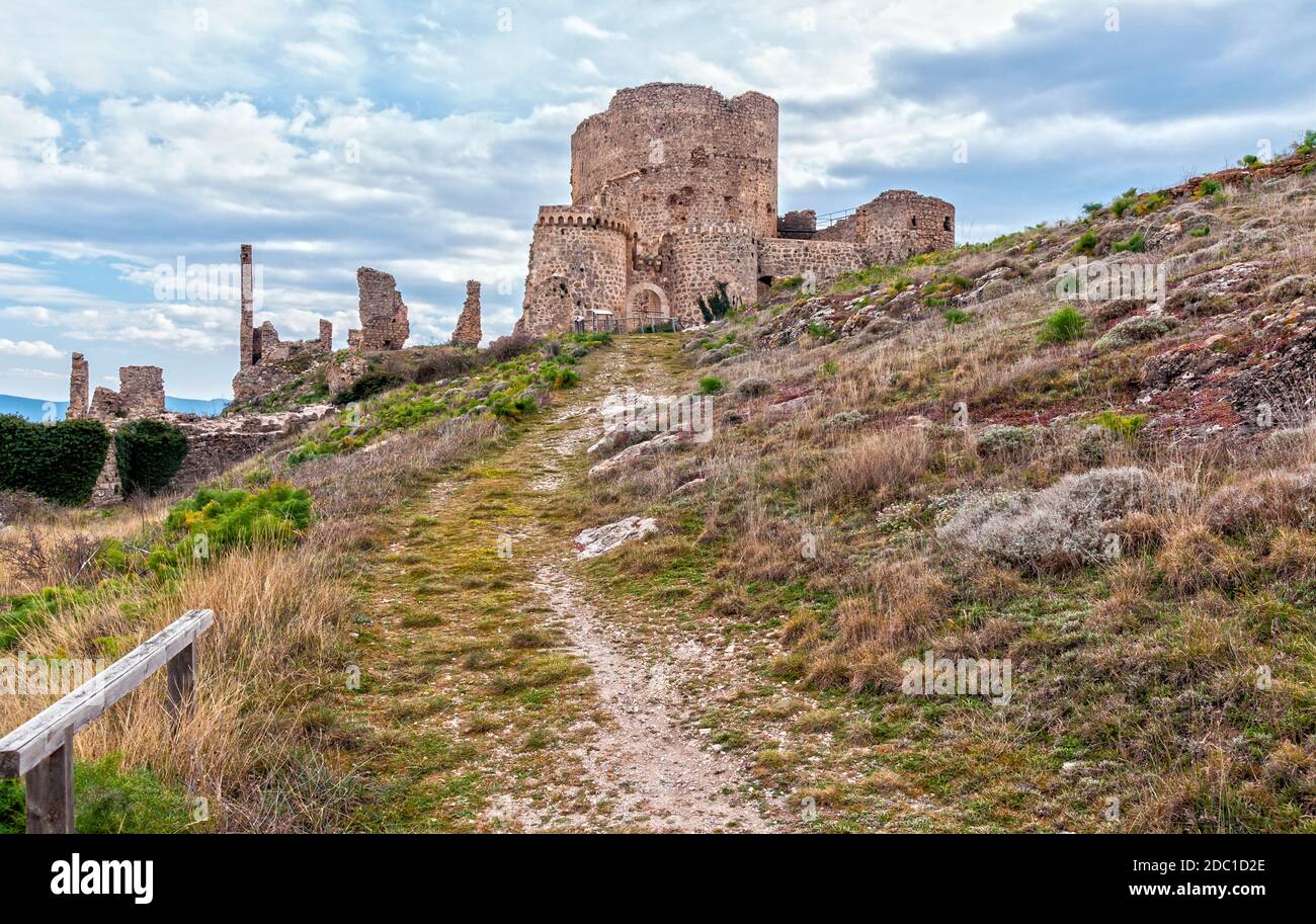 Castillo de Moya. Provincia de Cuenca. Castilla la Mancha. España Stock ...