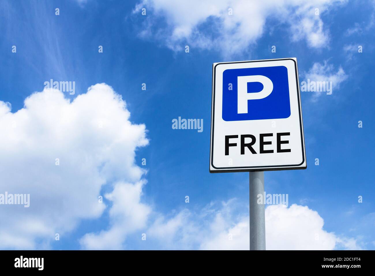 Free parking sign hi-res stock photography and images - Alamy