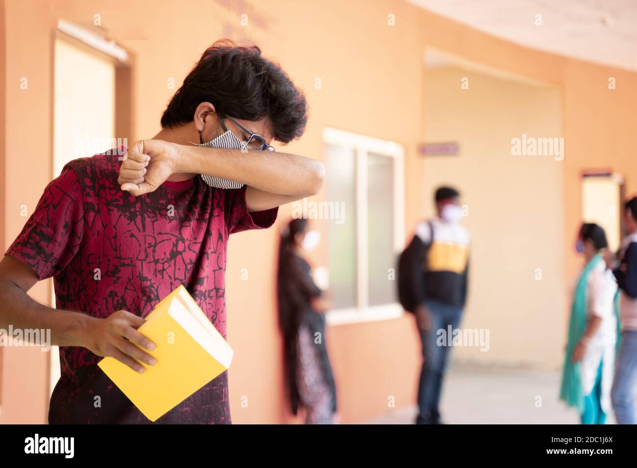 Student mask in campus hi-res stock photography and images - Alamy