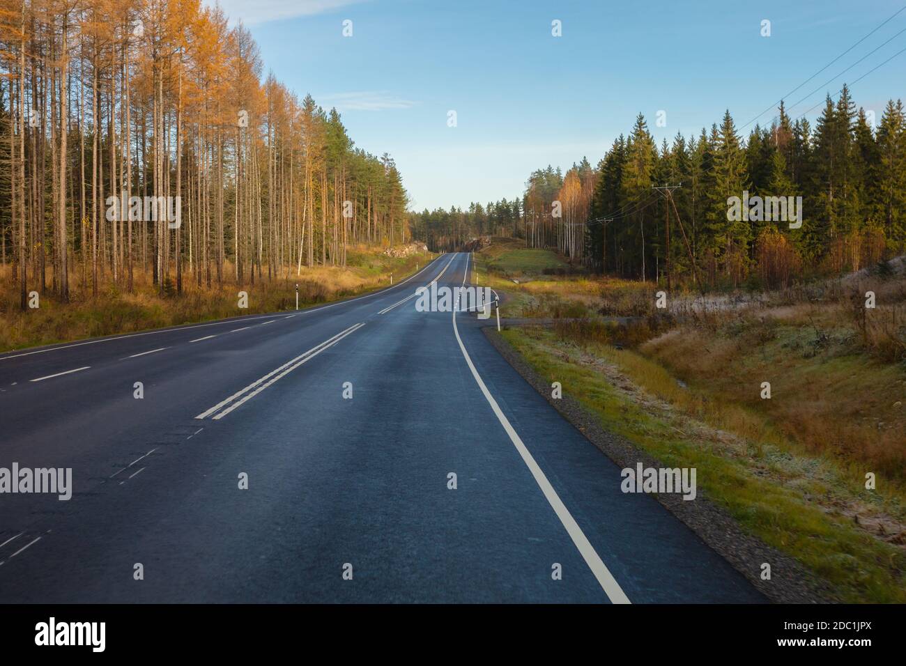 Driveway in the landscape without cars hi-res stock photography and ...