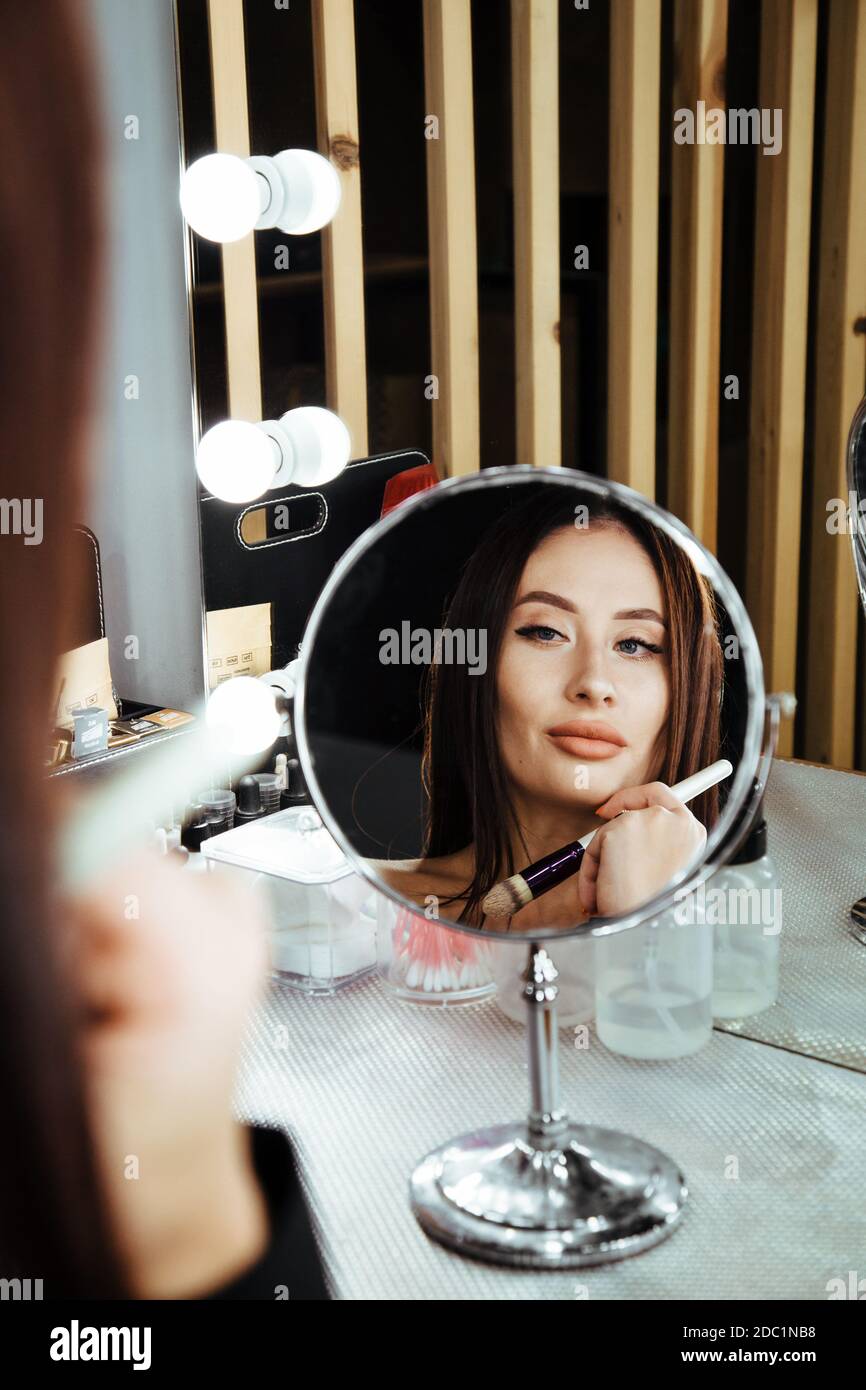 Hairstyle fashion hi-res stock photography and images - Alamy