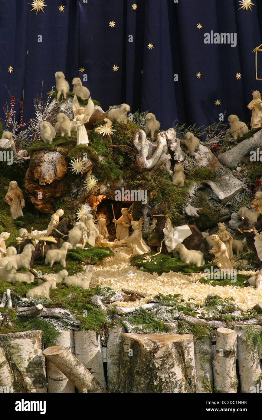 Christmas decorations nativity scene wise hi-res stock photography and ...