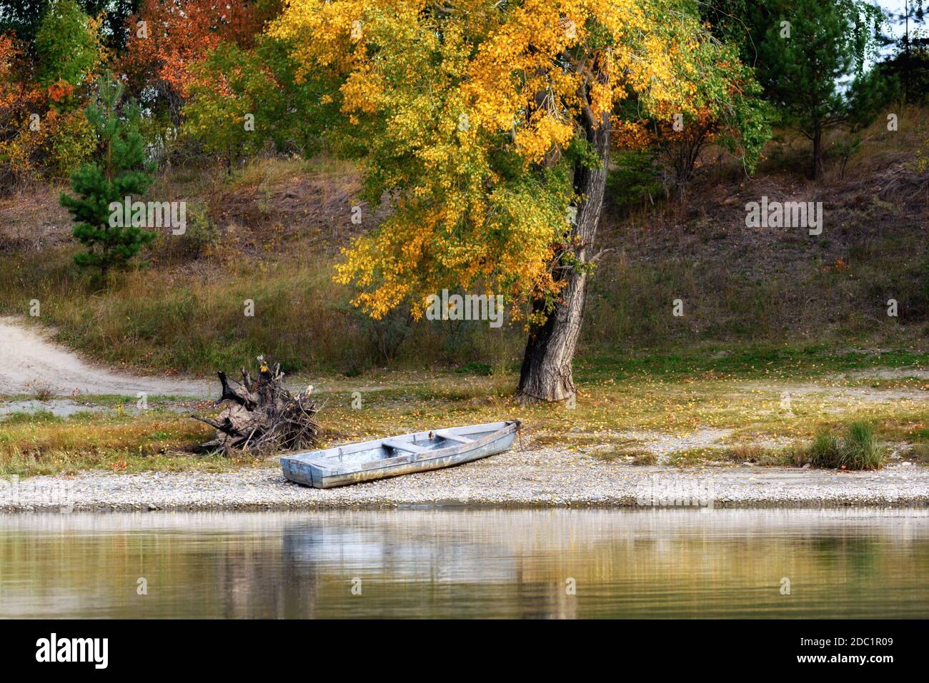 Beautiful background boat on river hi-res stock photography and images ...
