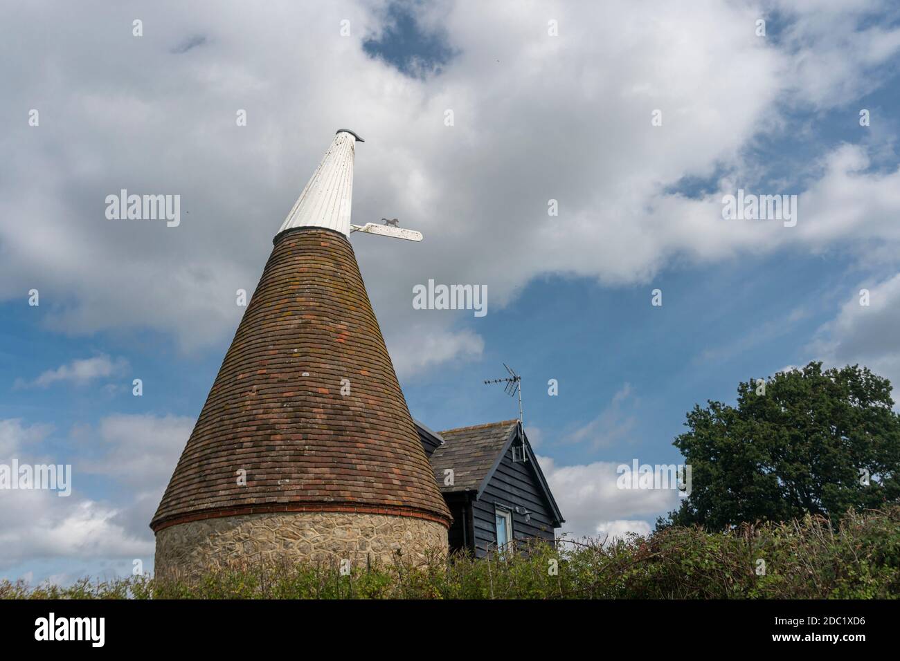 Oasthouse hi-res stock photography and images - Alamy