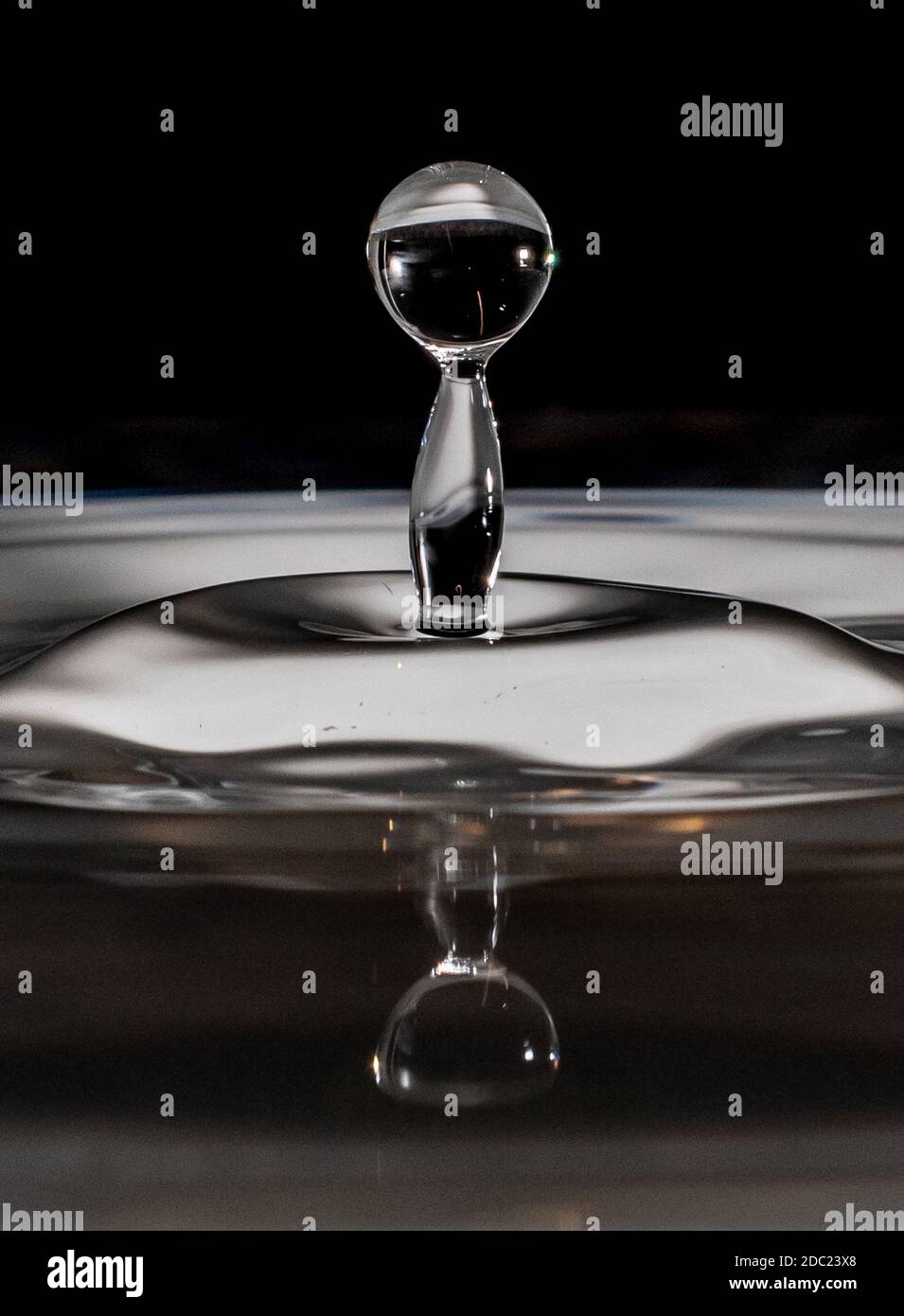 Drop water sphere splash hi-res stock photography and images - Alamy