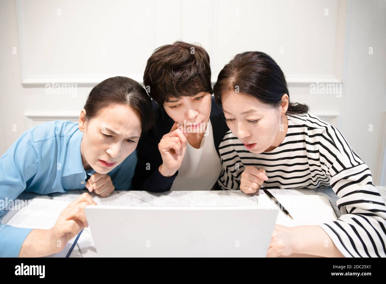 Happiness people lifestyle, smiling active senior ladies 105 Stock ...