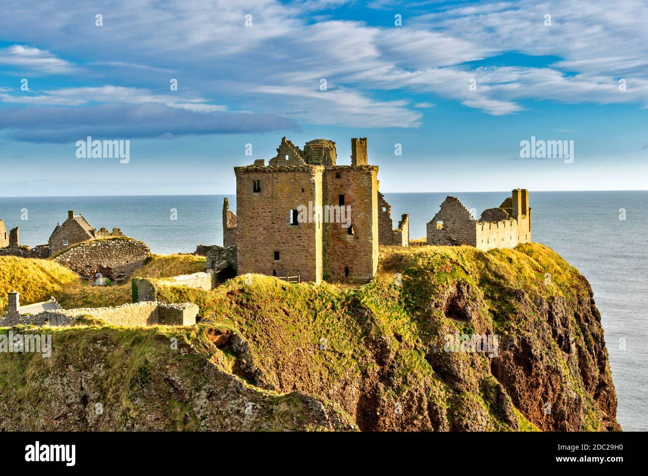 Dunnottar castle hi-res stock photography and images - Alamy