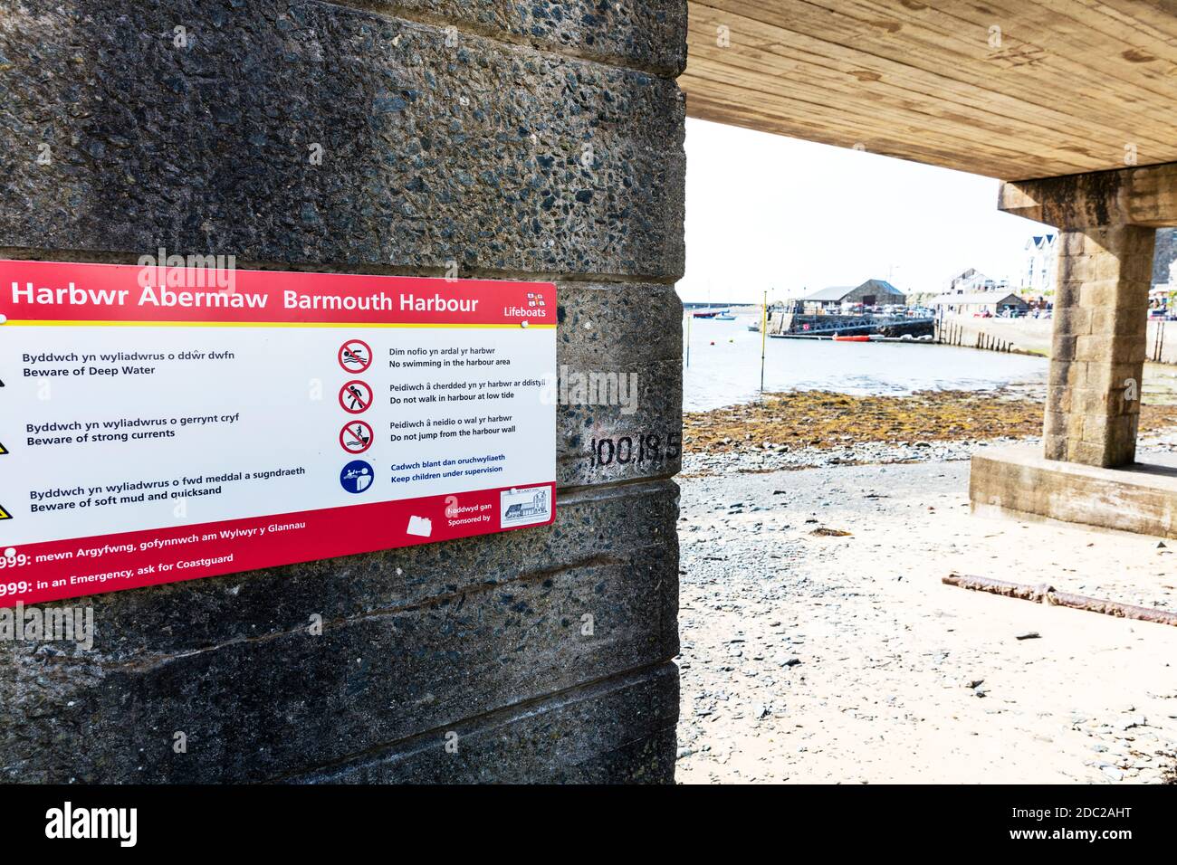 Barmouth harbour rnli sign hi-res stock photography and images - Alamy