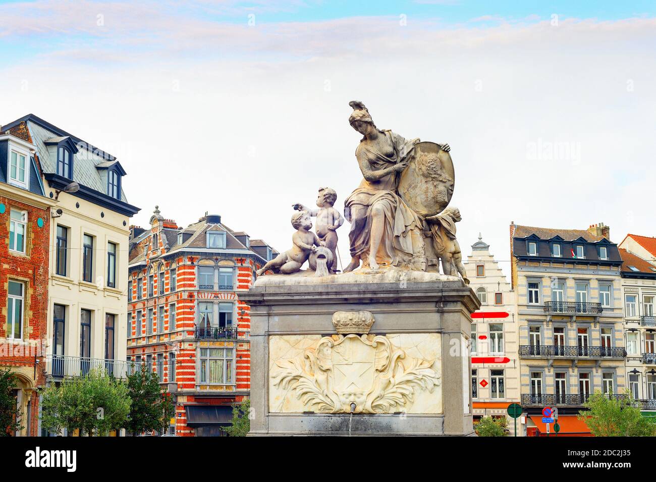 Historical monument at downtown square of Bruselss, old town ...