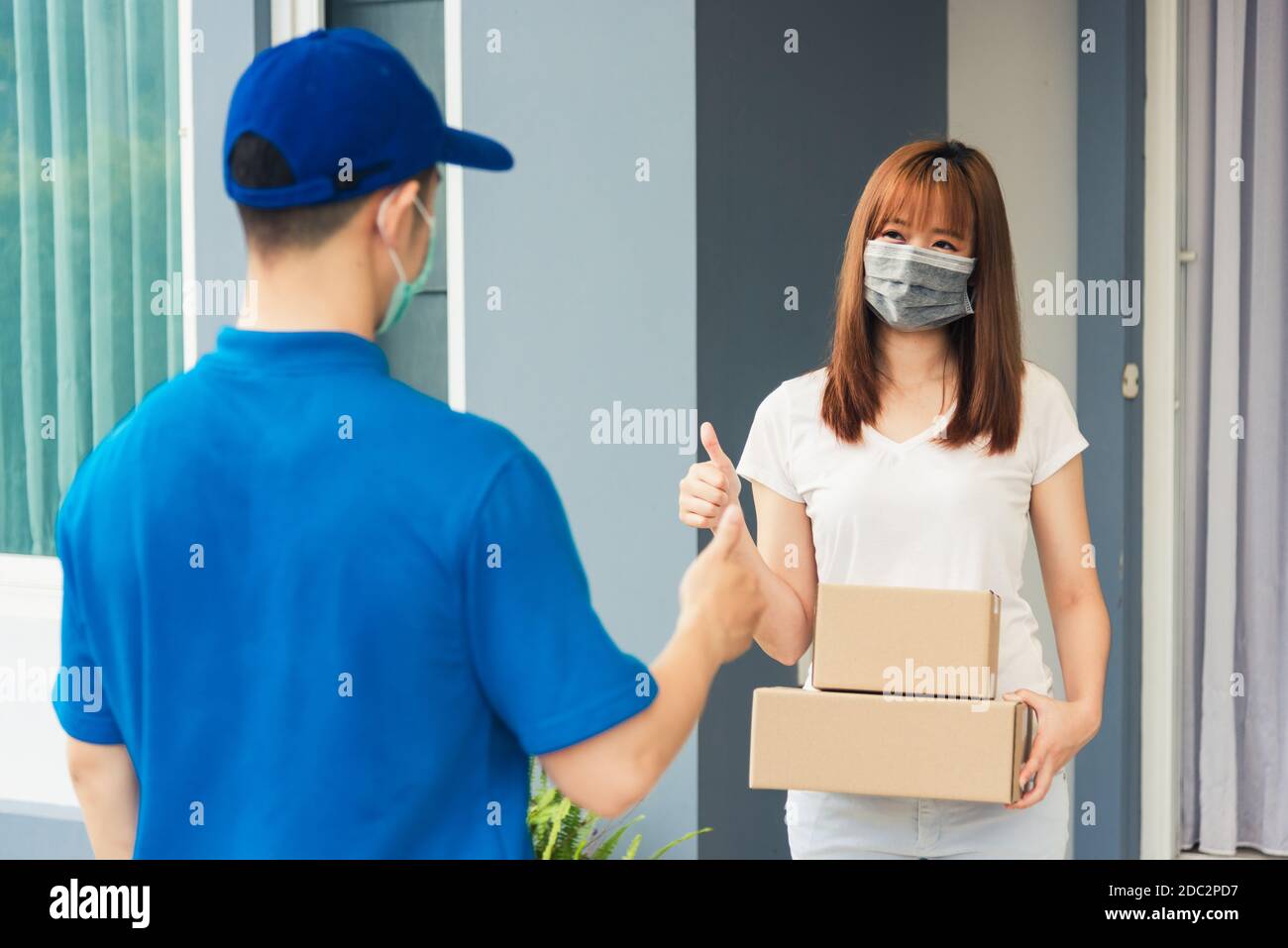 Thumbs up finger hi-res stock photography and images - Alamy