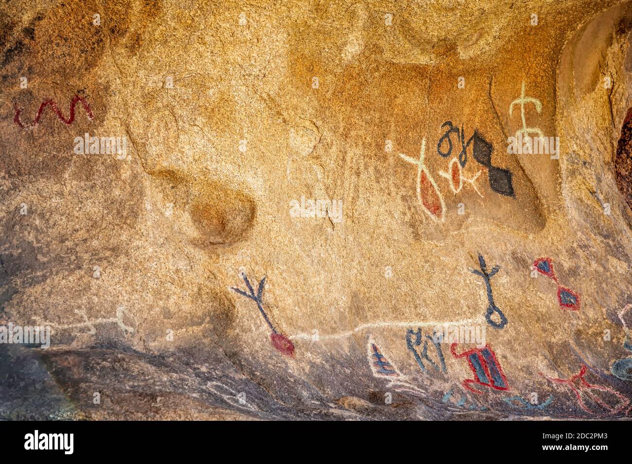 Petroglyphs along the Barker Dam trail in Joshua Tree National Park ...