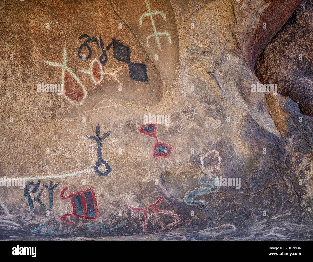 Petroglyphs along the Barker Dam trail in Joshua Tree National Park ...