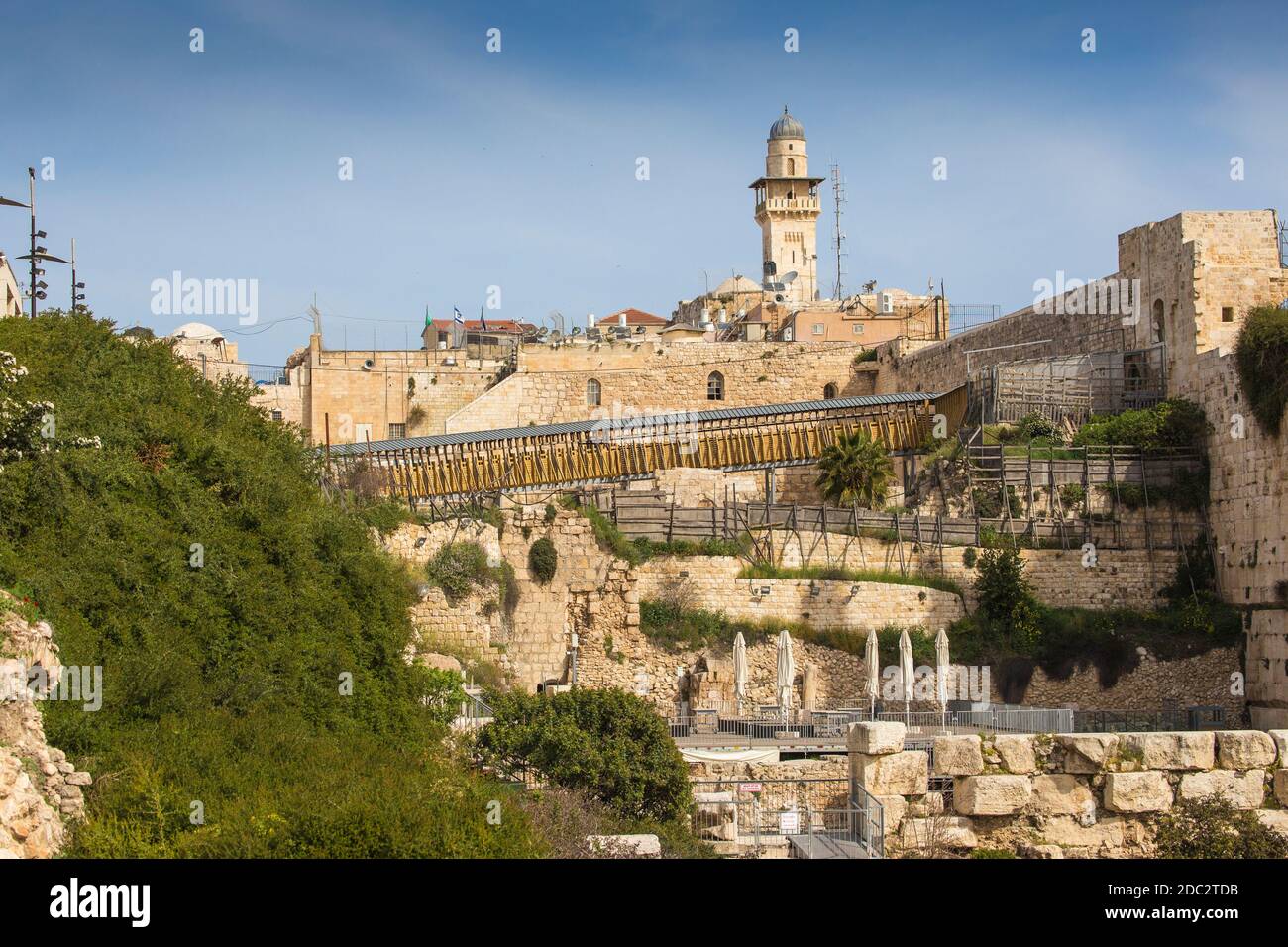Israel, Jerusalem, Wooden ramp at the Western Wall leading to the ...