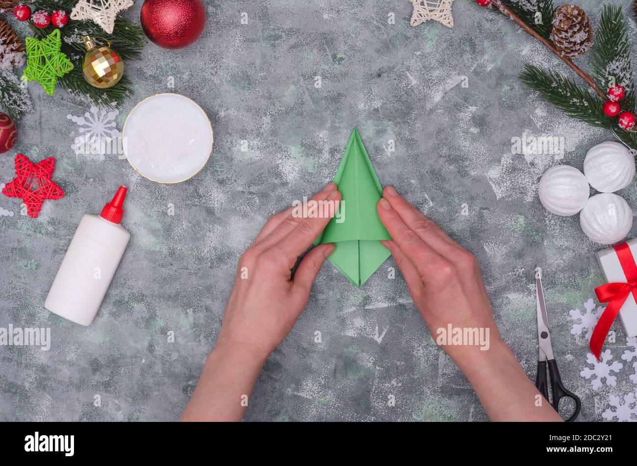 Christmas crafts - Christmas tree made of colored paper, step by step ...