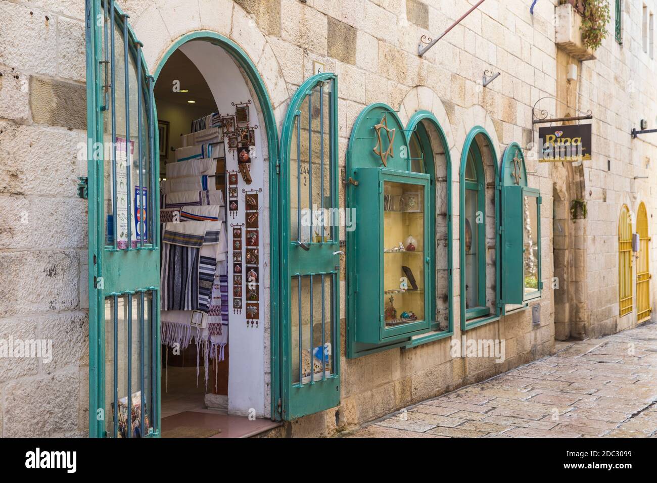 Israel, Jerusalem, Shops in the Jewish Quarter Stock Photo - Alamy