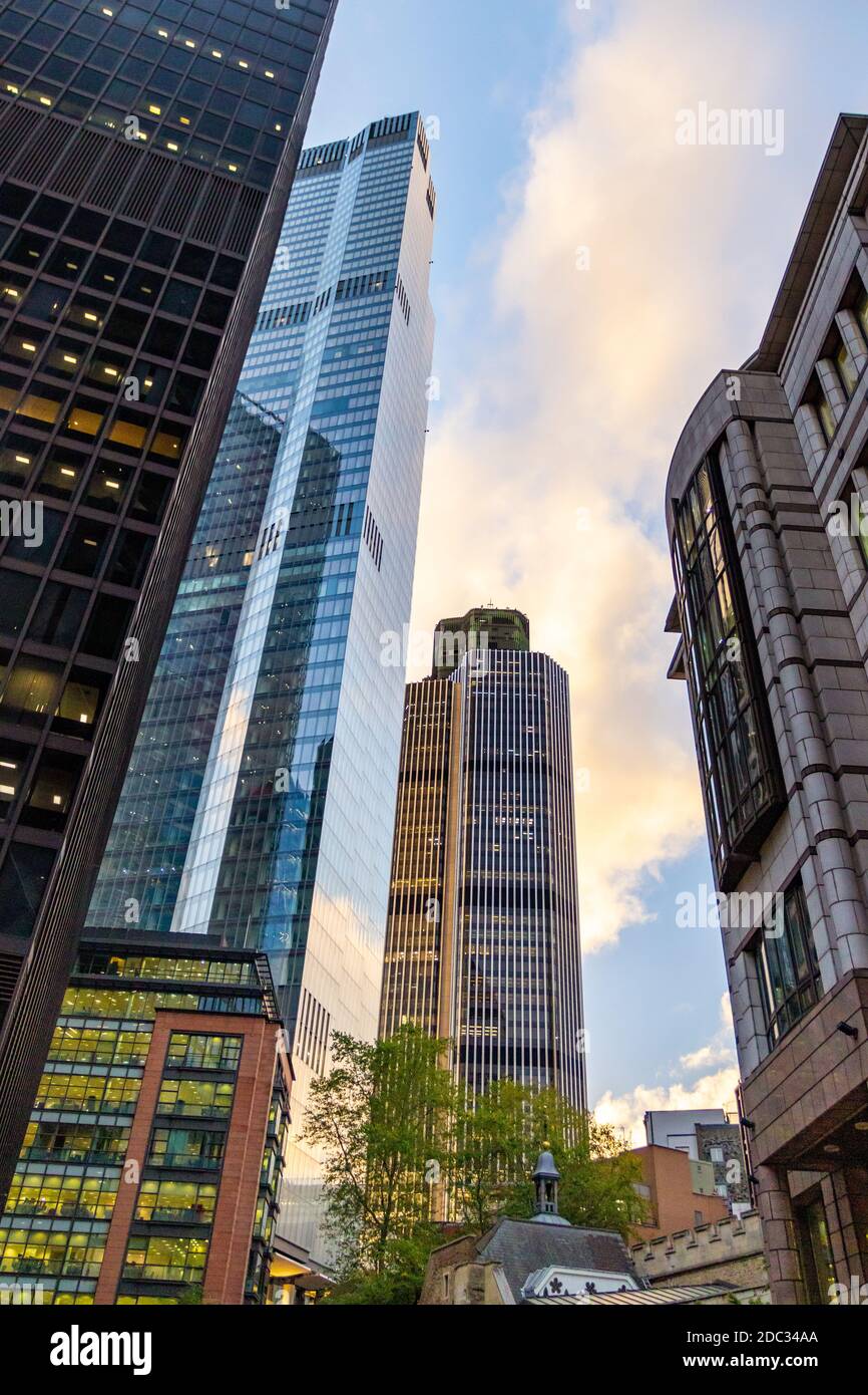 Tall buildongs hi-res stock photography and images - Alamy