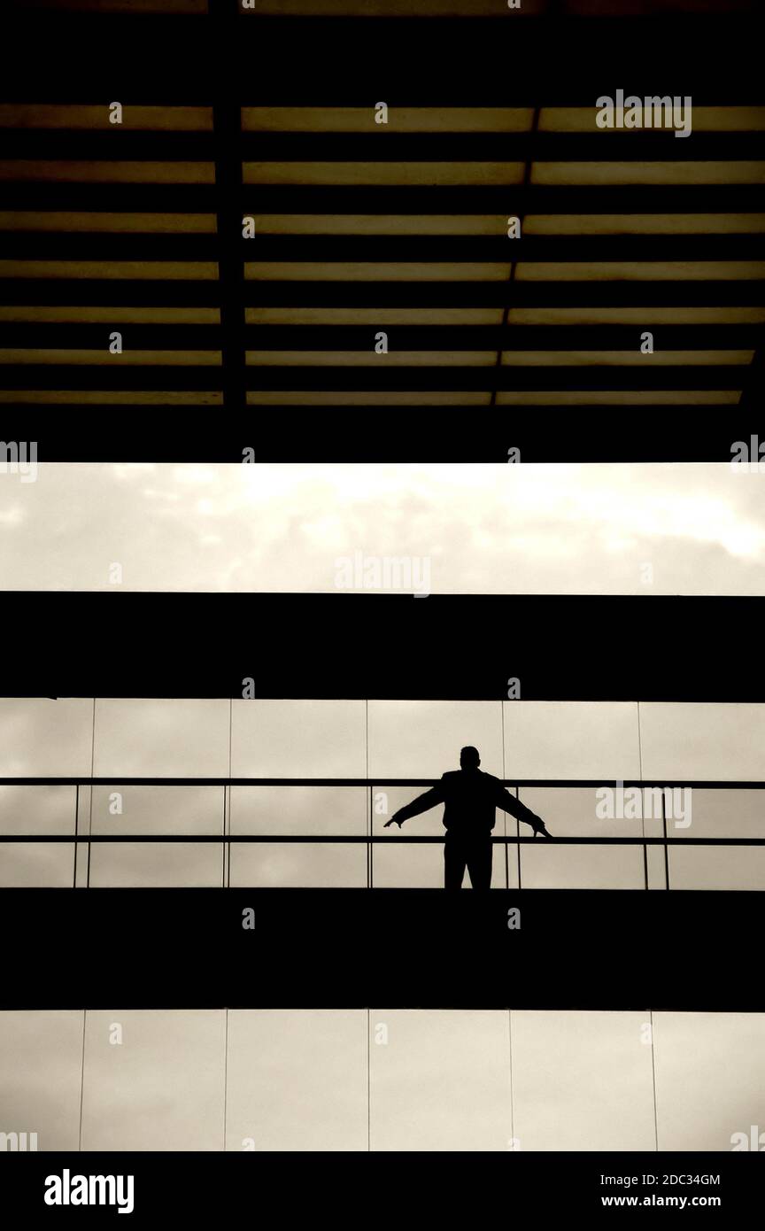 Figure arms wide open hi-res stock photography and images - Alamy