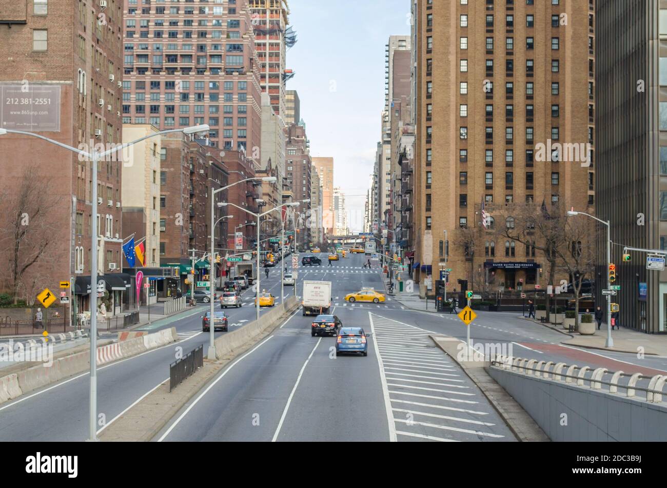 1st avenue new york hi-res stock photography and images - Alamy