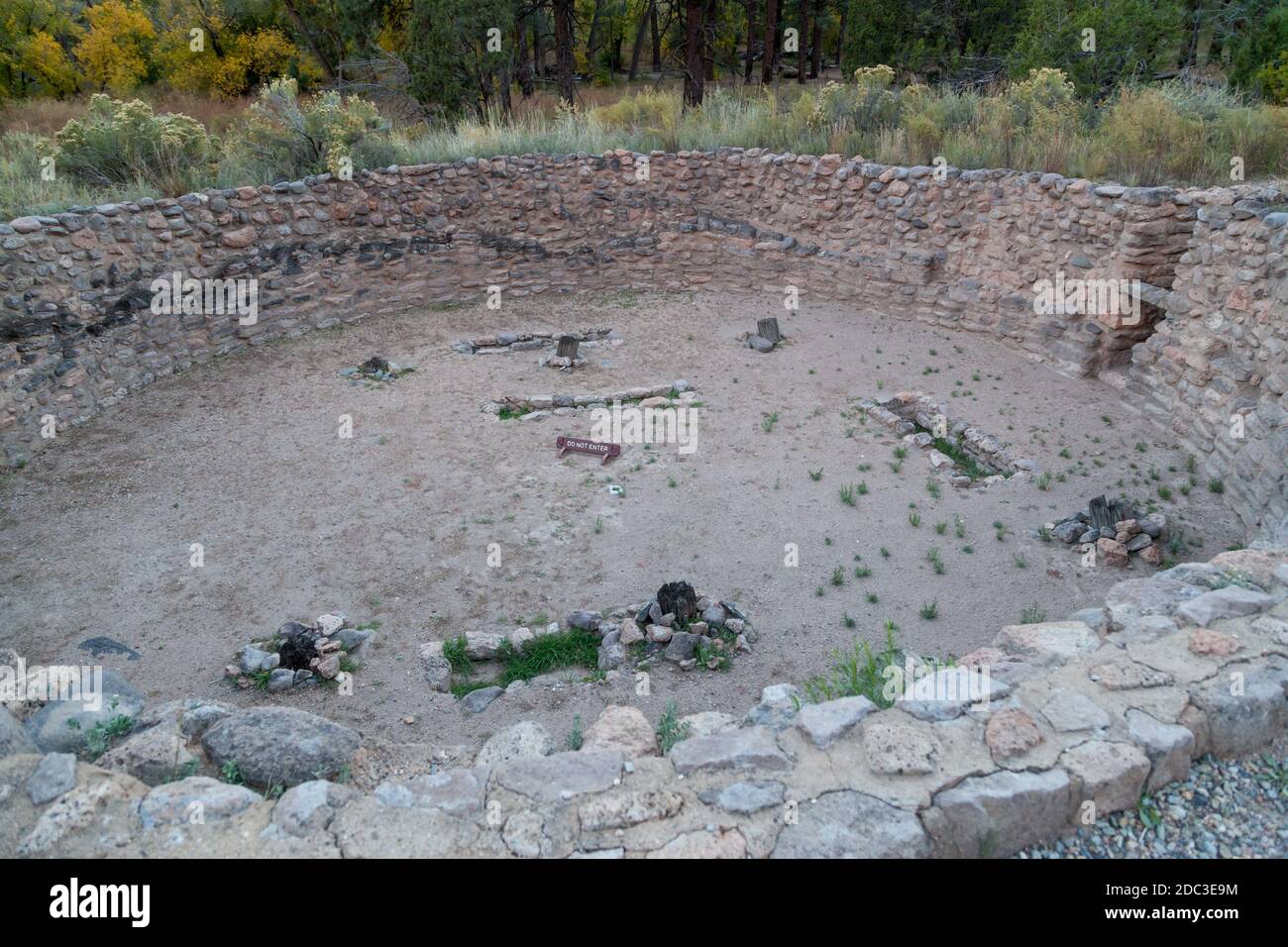 A round subterranean structure built by the Pueblo people called a Kiva ...