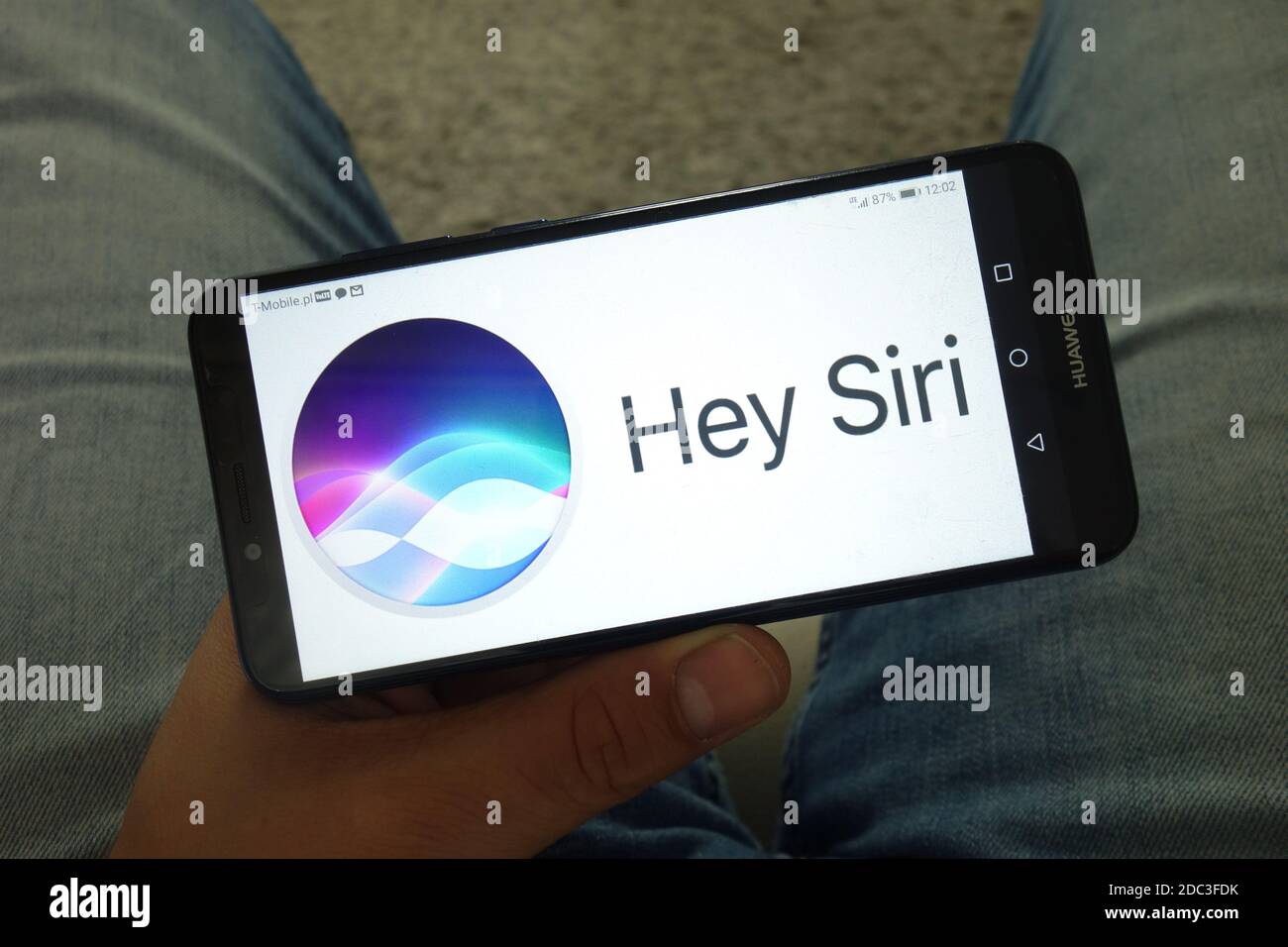 Siri logo hi-res stock photography and images - Alamy